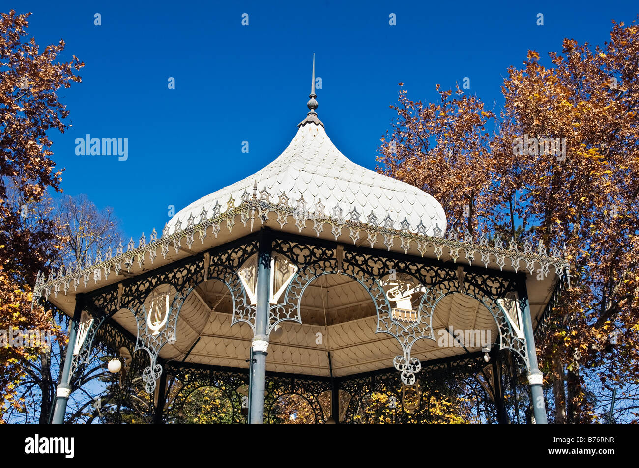 Iron rooftop hi-res stock photography and images - Alamy