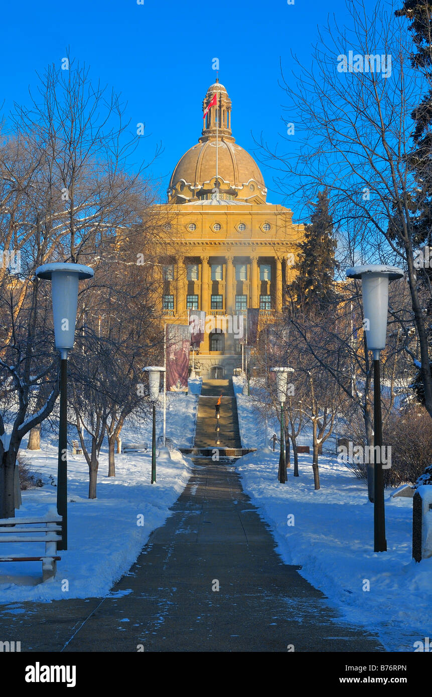 Provincial legislature grounds hi-res stock photography and images - Alamy
