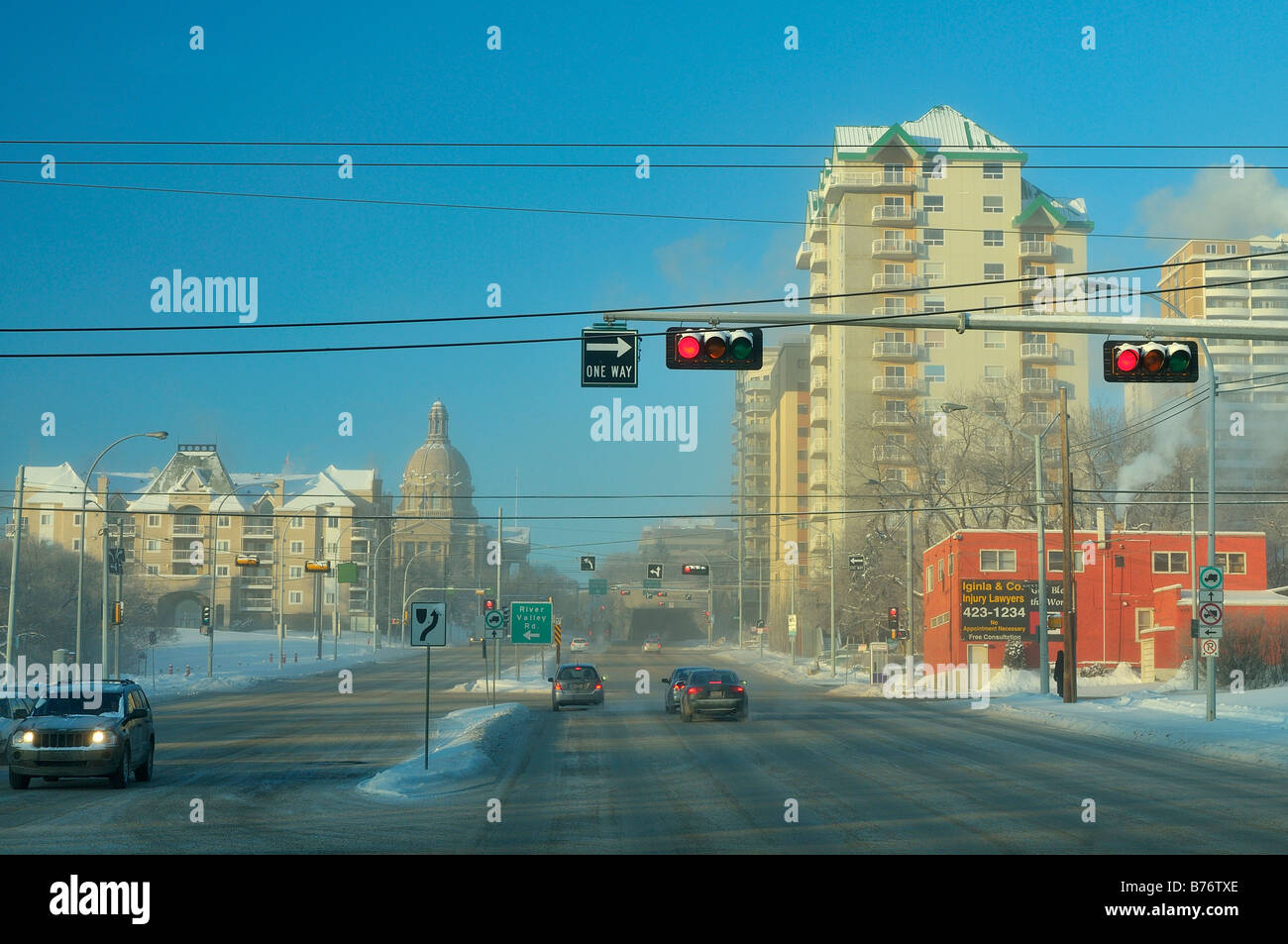 Cars traffic snow smog hi-res stock photography and images - Alamy