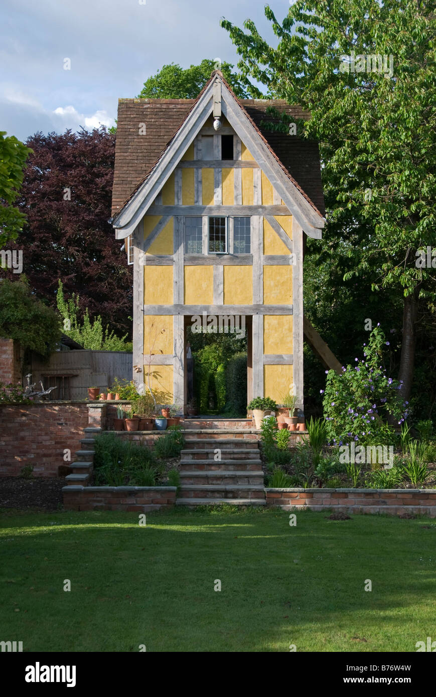 Garden folly hi-res stock photography and images - Alamy