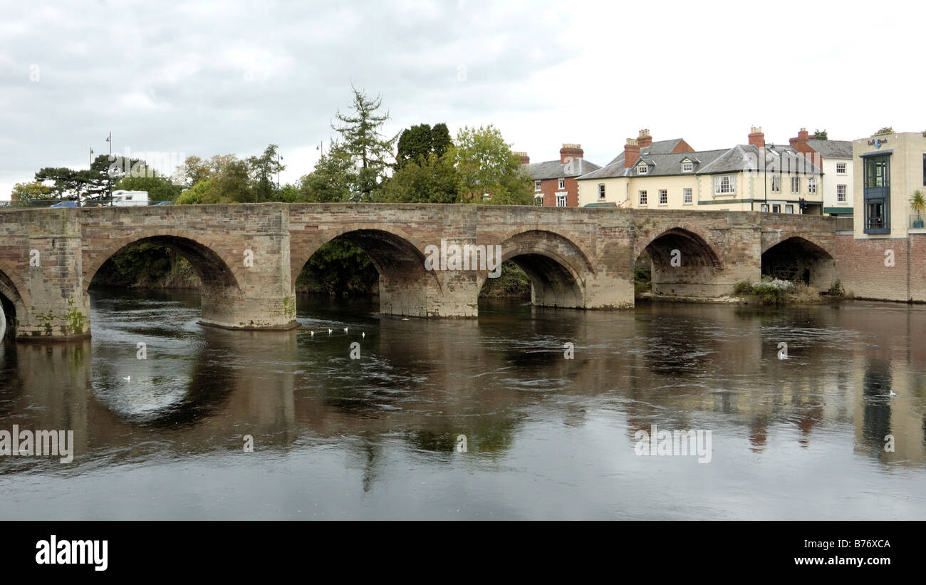 The old Wye bridge, Hereford Stock Photo - Alamy