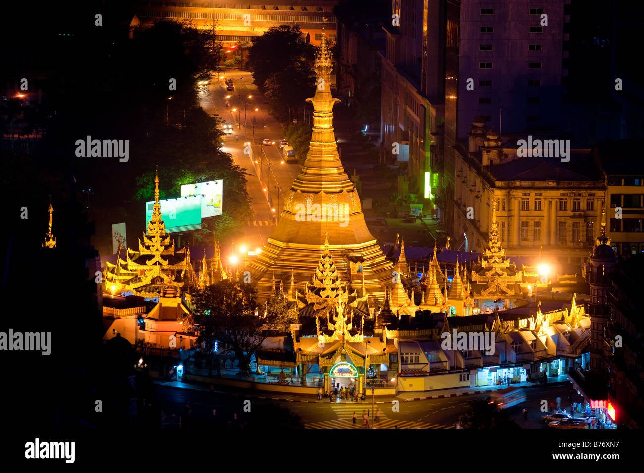 Buddhist pagoda night star hi-res stock photography and images - Alamy