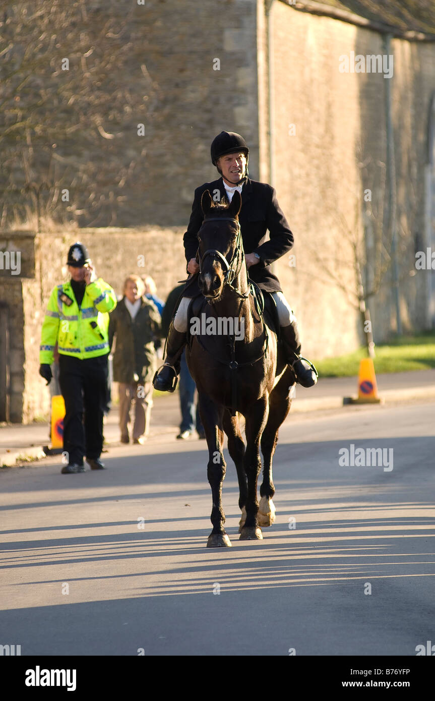 Teh Avon Vale Hunt on it's traditional Boxing day Fox Hunt Police using ...