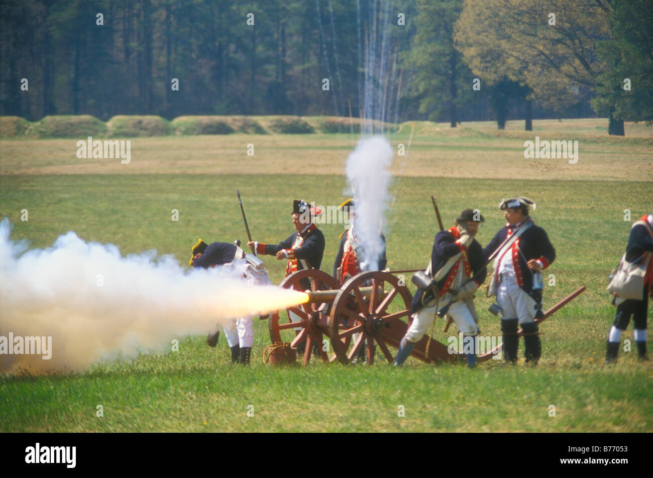 American Army fires cannon on Yorktown Battlefield, Colonial National ...