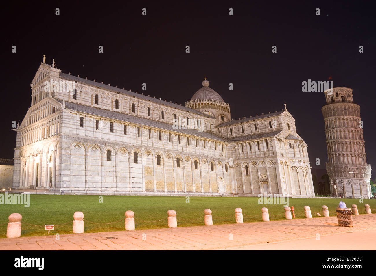 Pisa Night view of Piazza dei miracoli with the Basilica and the ...