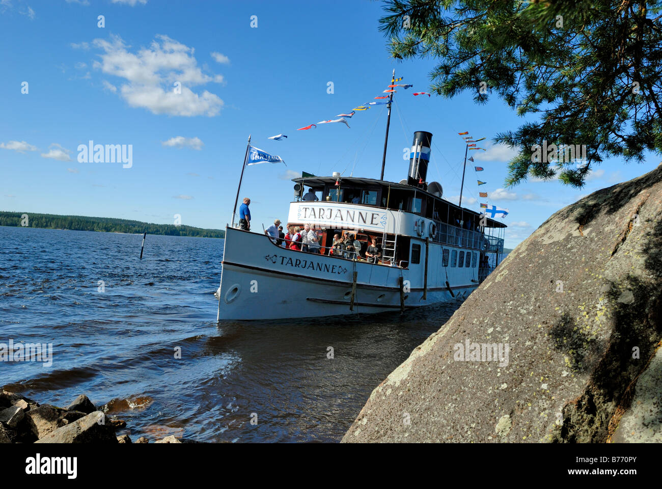 Steamship Tarjanne's 100th anniversary cruise arrive at the Villa ...