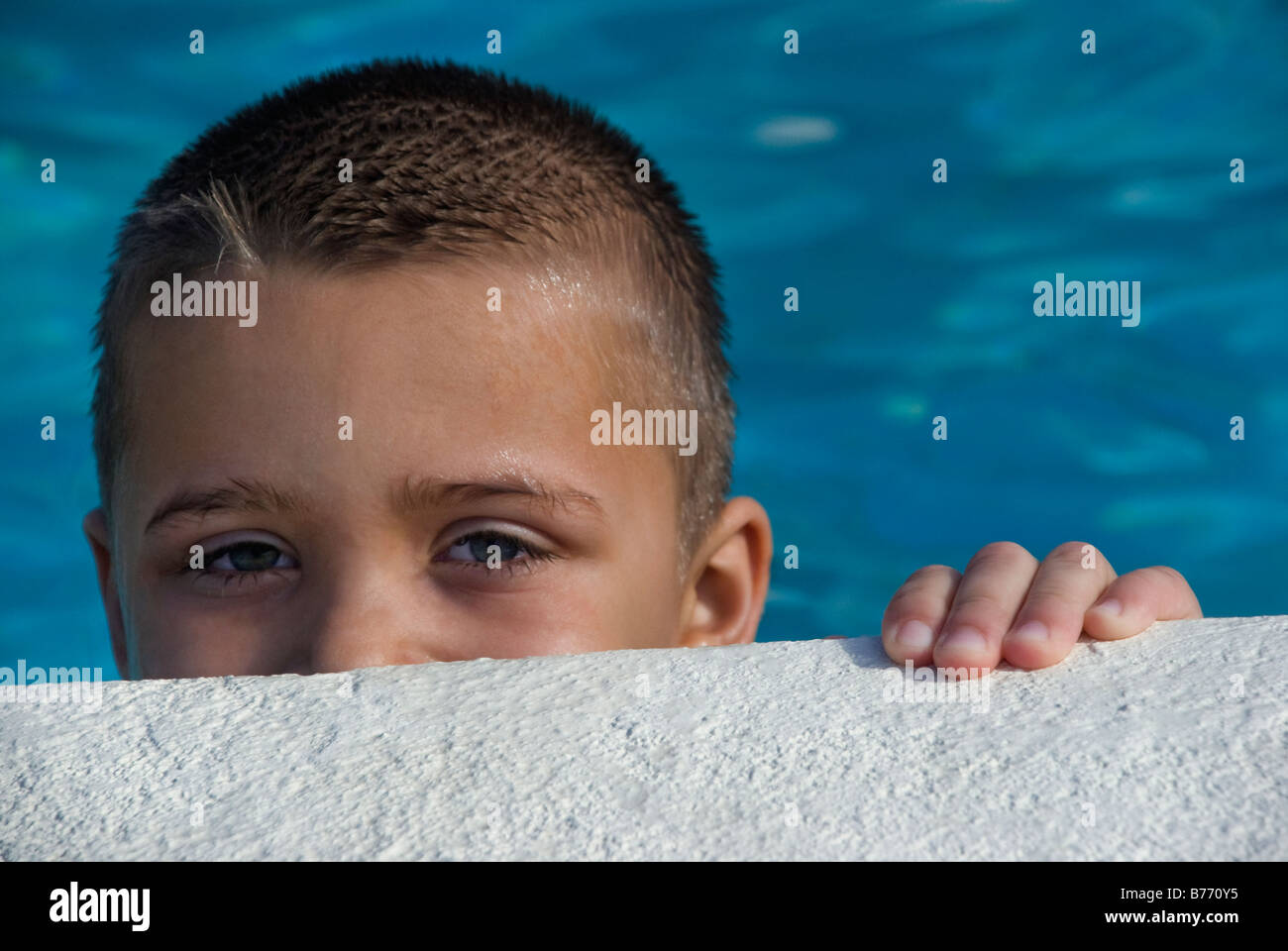 Peering relaxing hi-res stock photography and images - Alamy