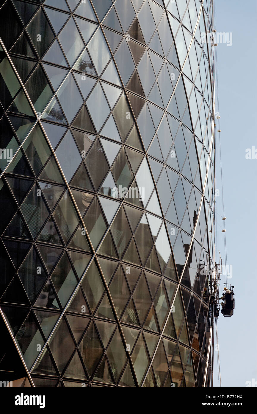Outside the gherkin building in london hi-res stock photography and ...