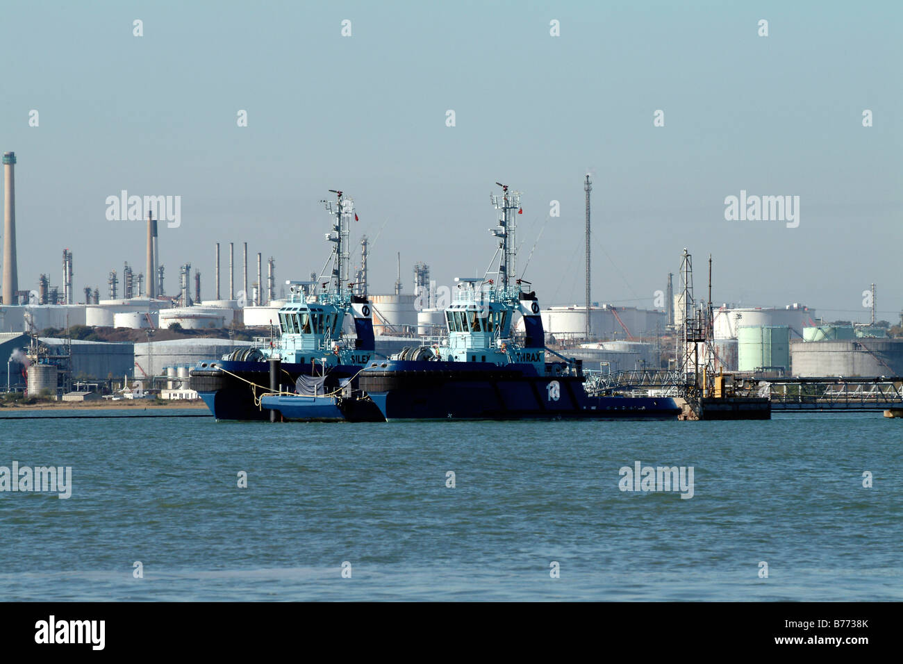 Marine Terminal at ExxonMobil Fawley oil refinery on Southampton Water ...