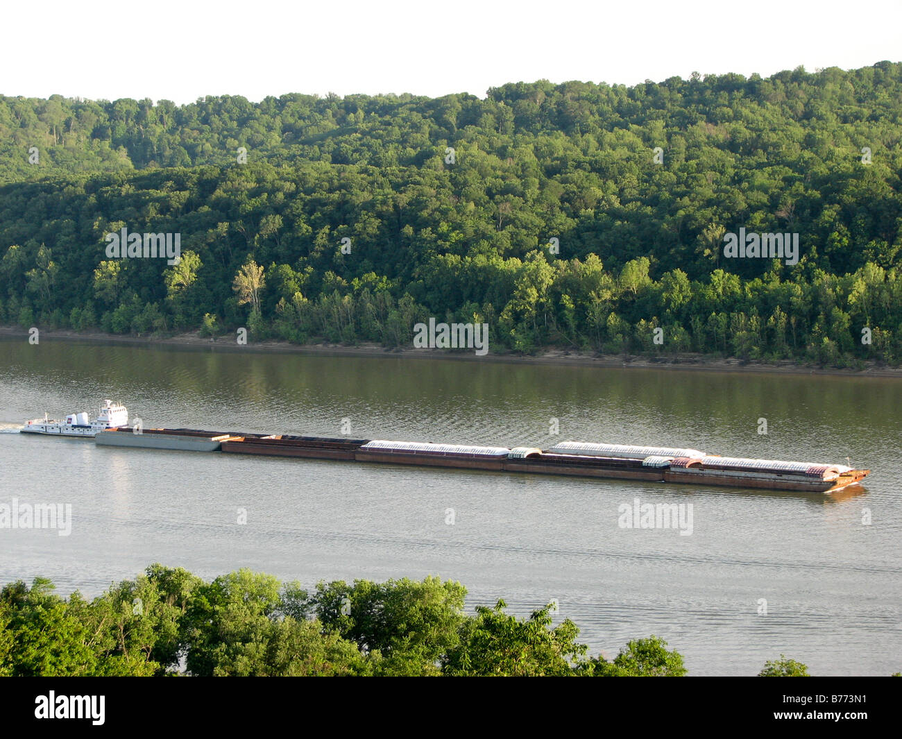 River barge on ohio river hi-res stock photography and images - Alamy