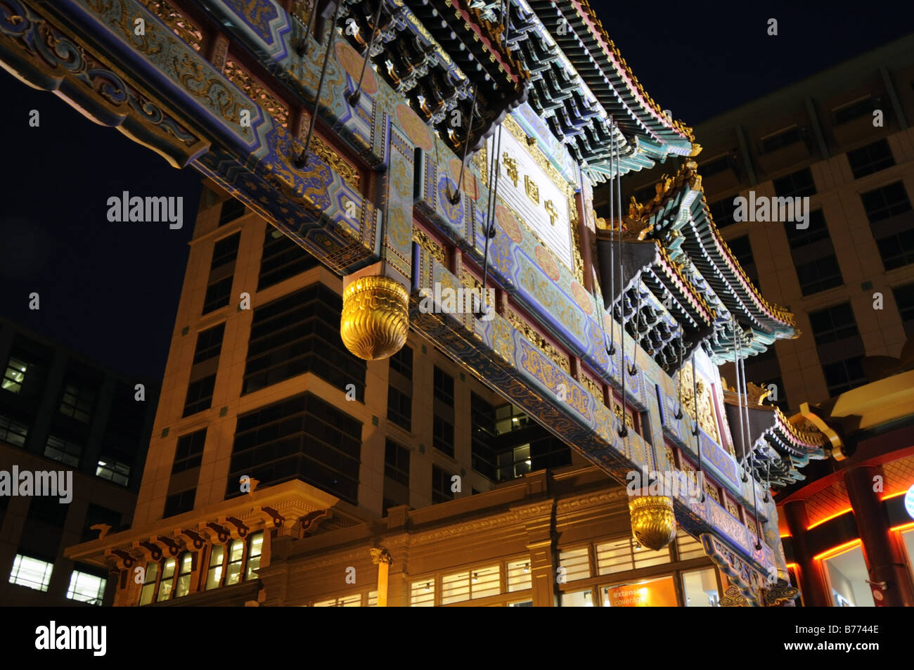 Diverse people art gallery hi-res stock photography and images - Alamy