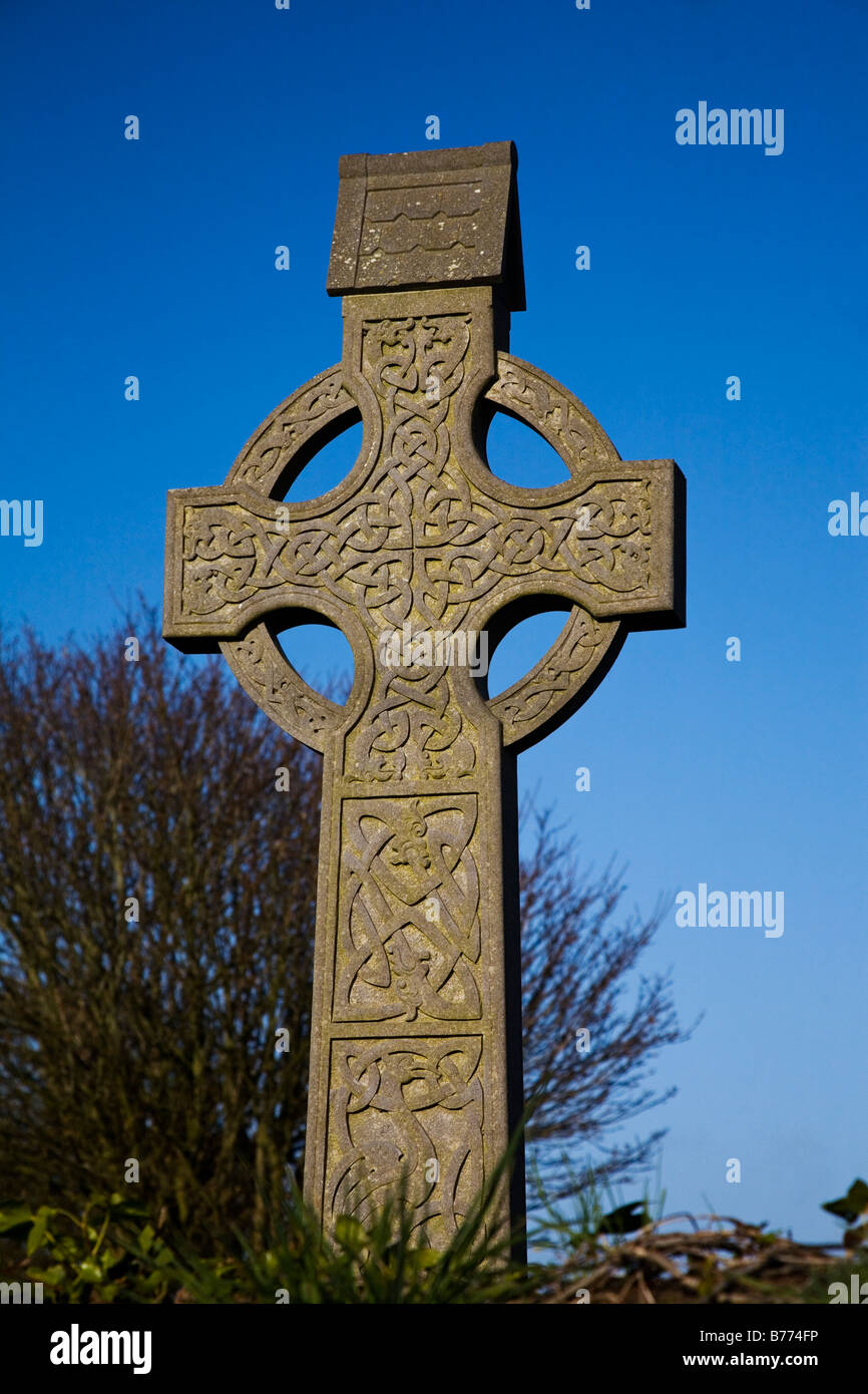 Celtic Cross rural Ireland Stock Photo - Alamy