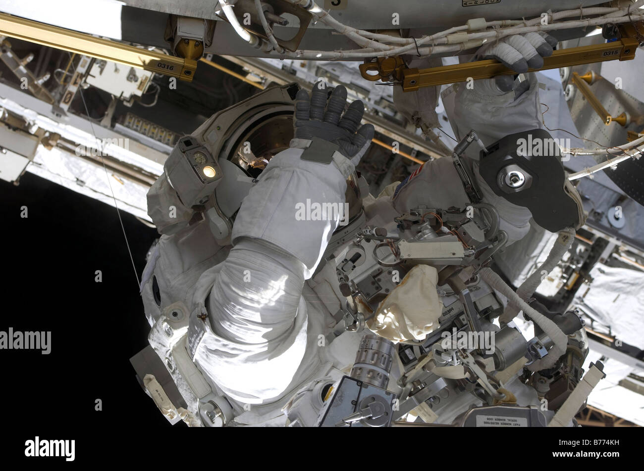 Astronauts working in space hi-res stock photography and images - Alamy