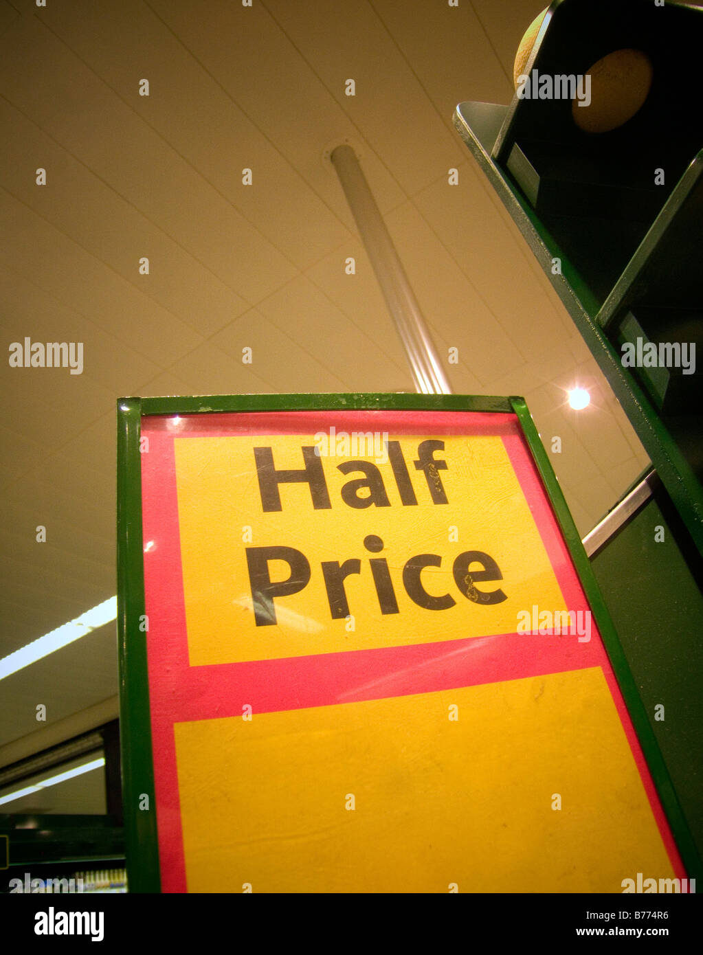 Special offer supermarket hi-res stock photography and images - Alamy