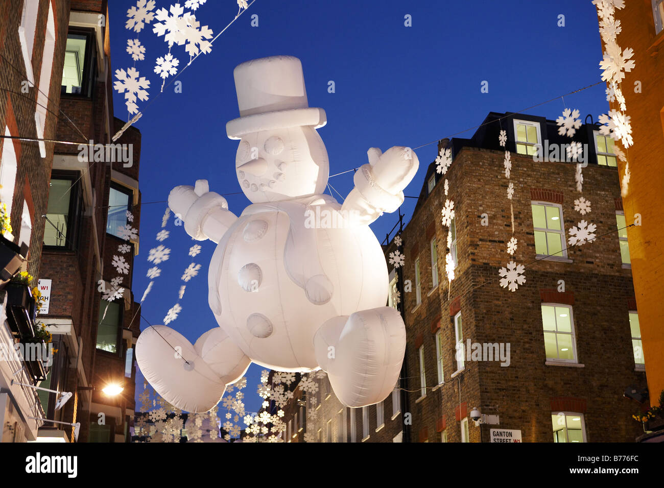 Giant Snowman High Resolution Stock Photography and Images - Alamy