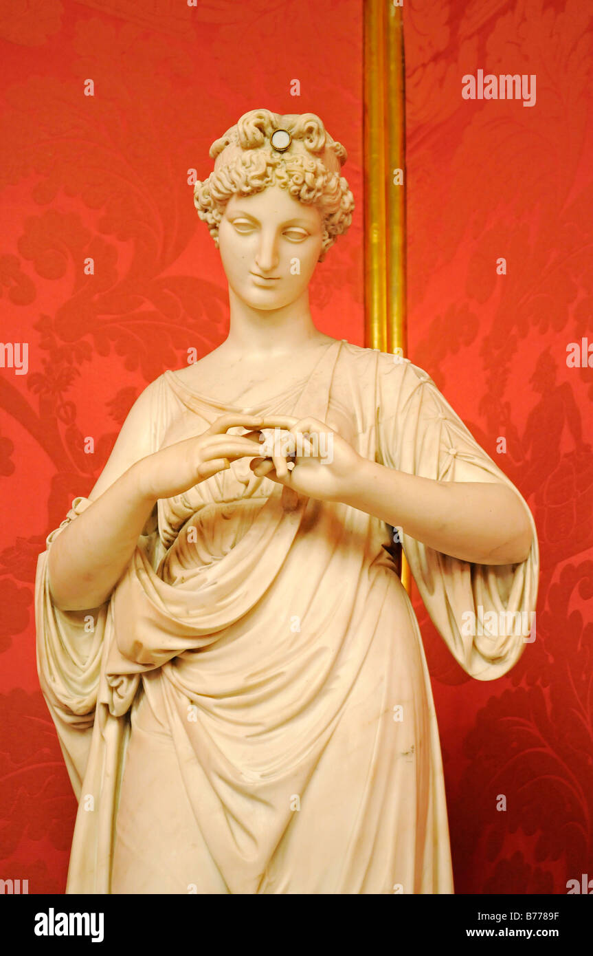 Alabaster sculpture hi-res stock photography and images - Alamy