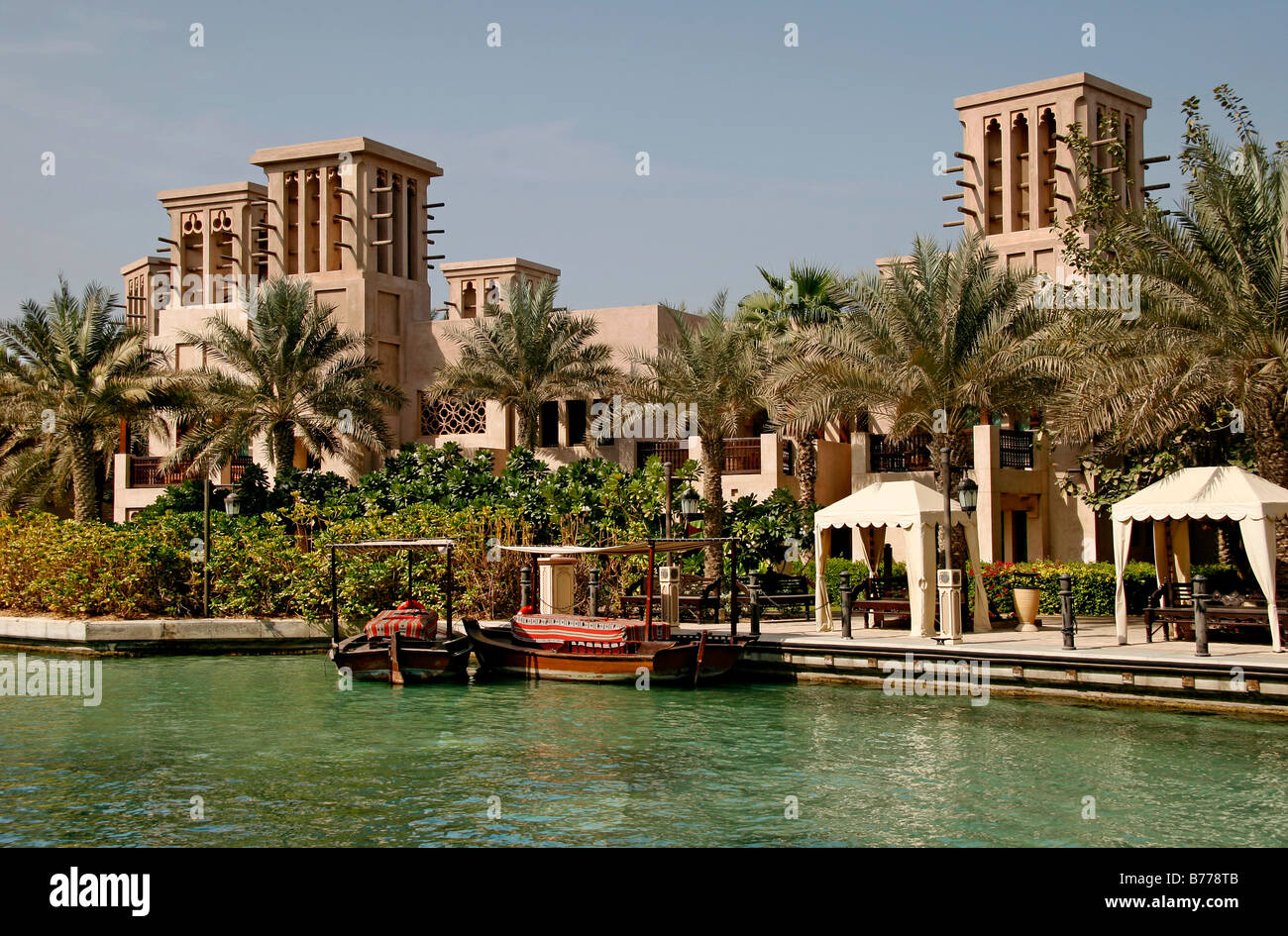 View arabian resort madinat jumeirah hi-res stock photography and ...