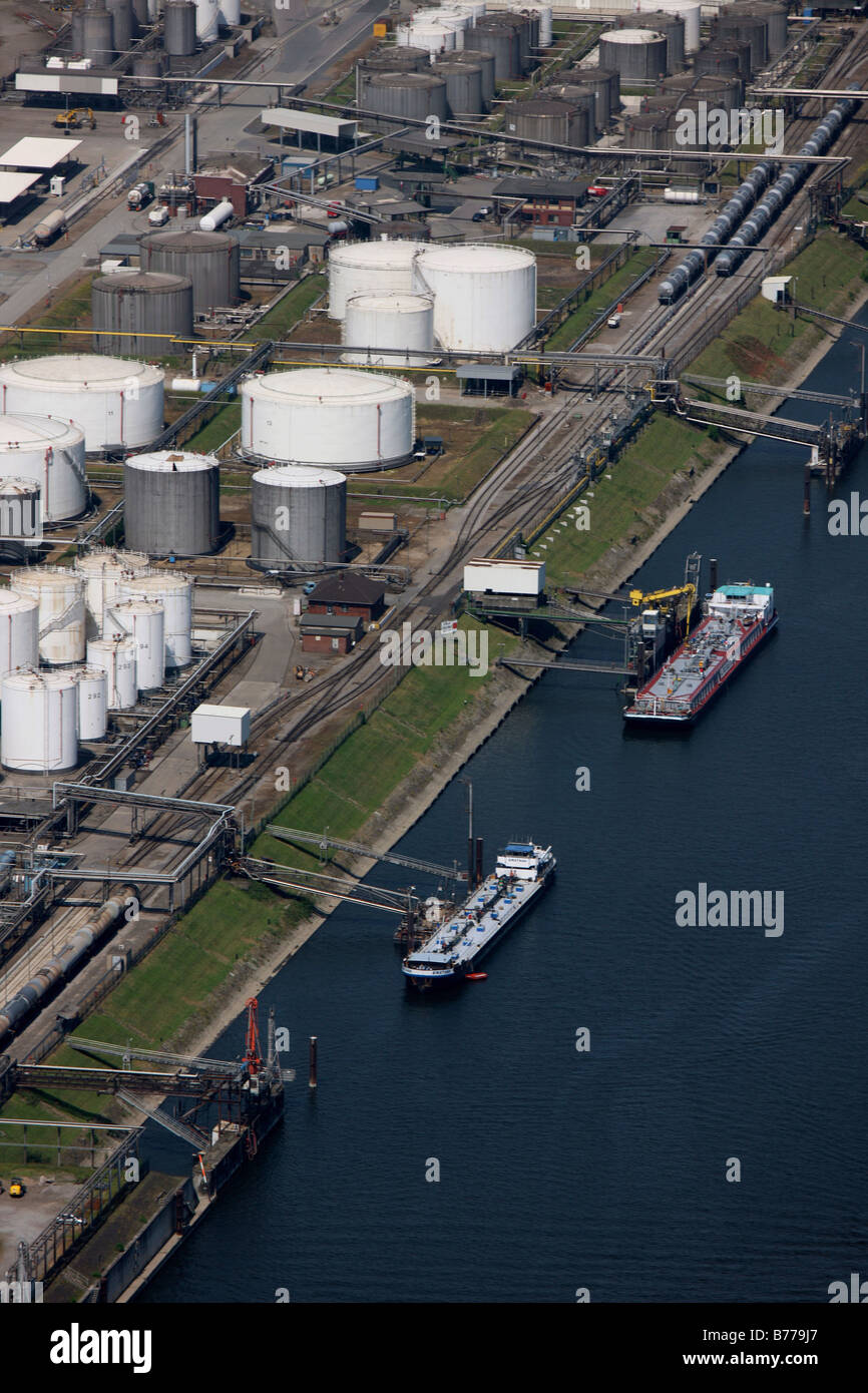 Elevated gas tanks hi-res stock photography and images - Alamy