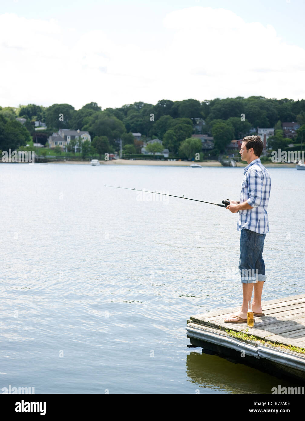People fishing off pier hi-res stock photography and images - Alamy