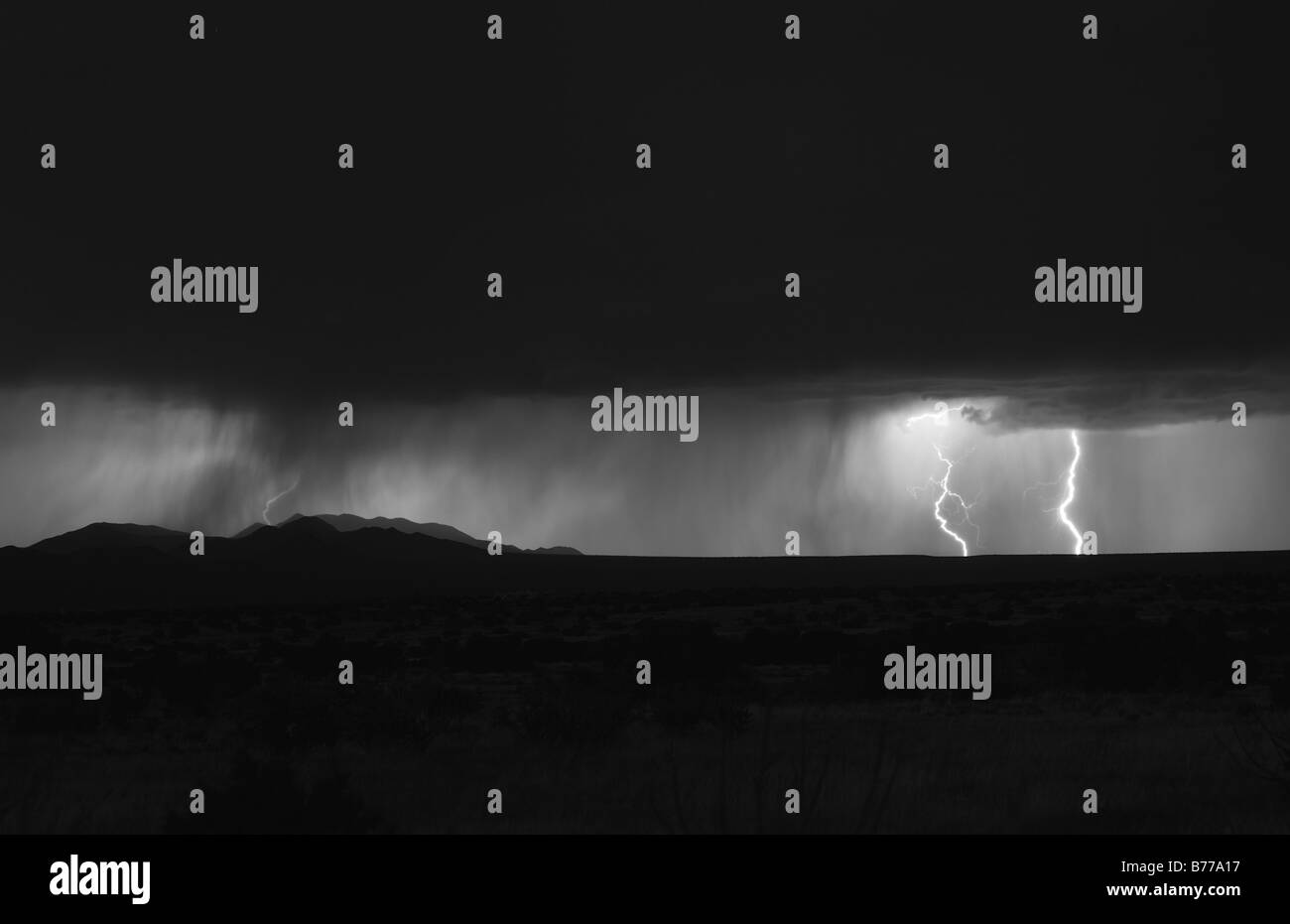 Lightning storm during monsoon season over northern New Mexico plains ...