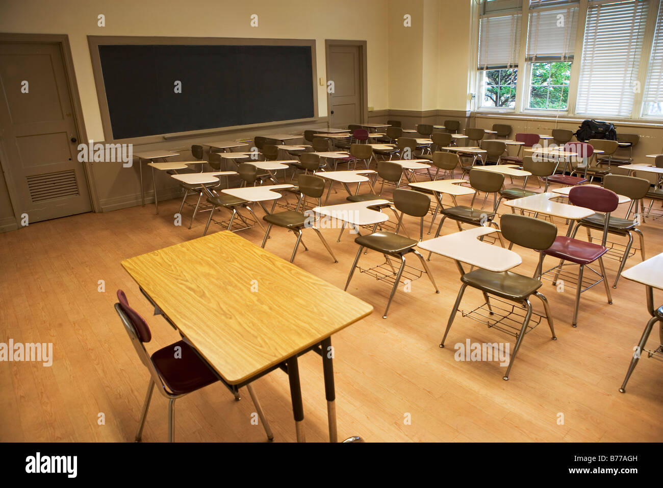New york school classroom empty hi-res stock photography and images - Alamy