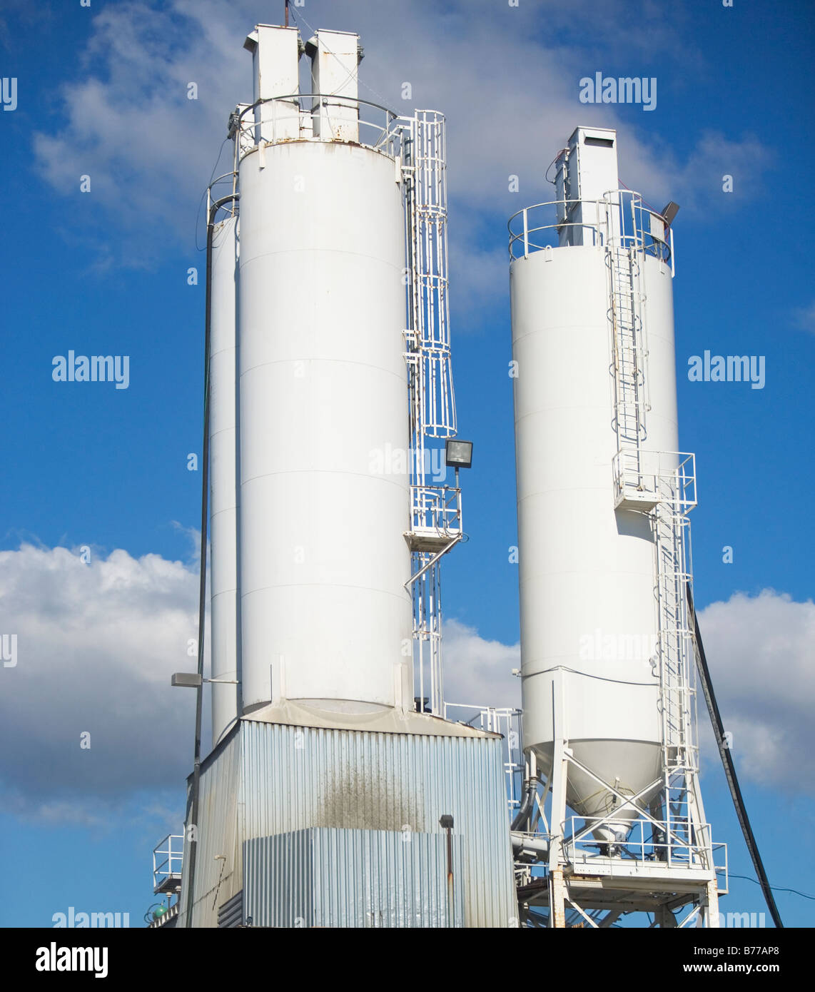 Factory silos plant silo hi-res stock photography and images - Alamy