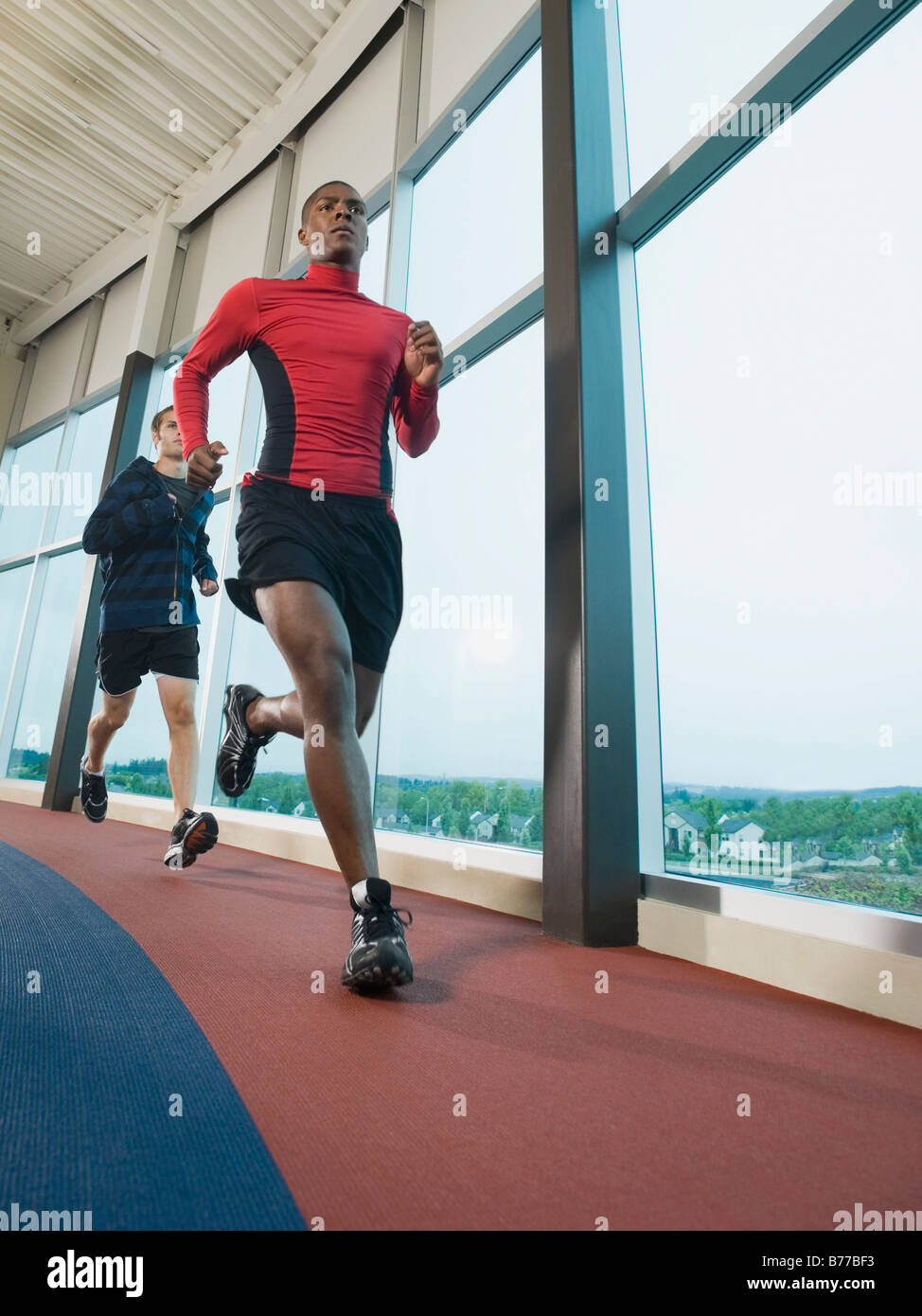 Men on track hi-res stock photography and images - Alamy