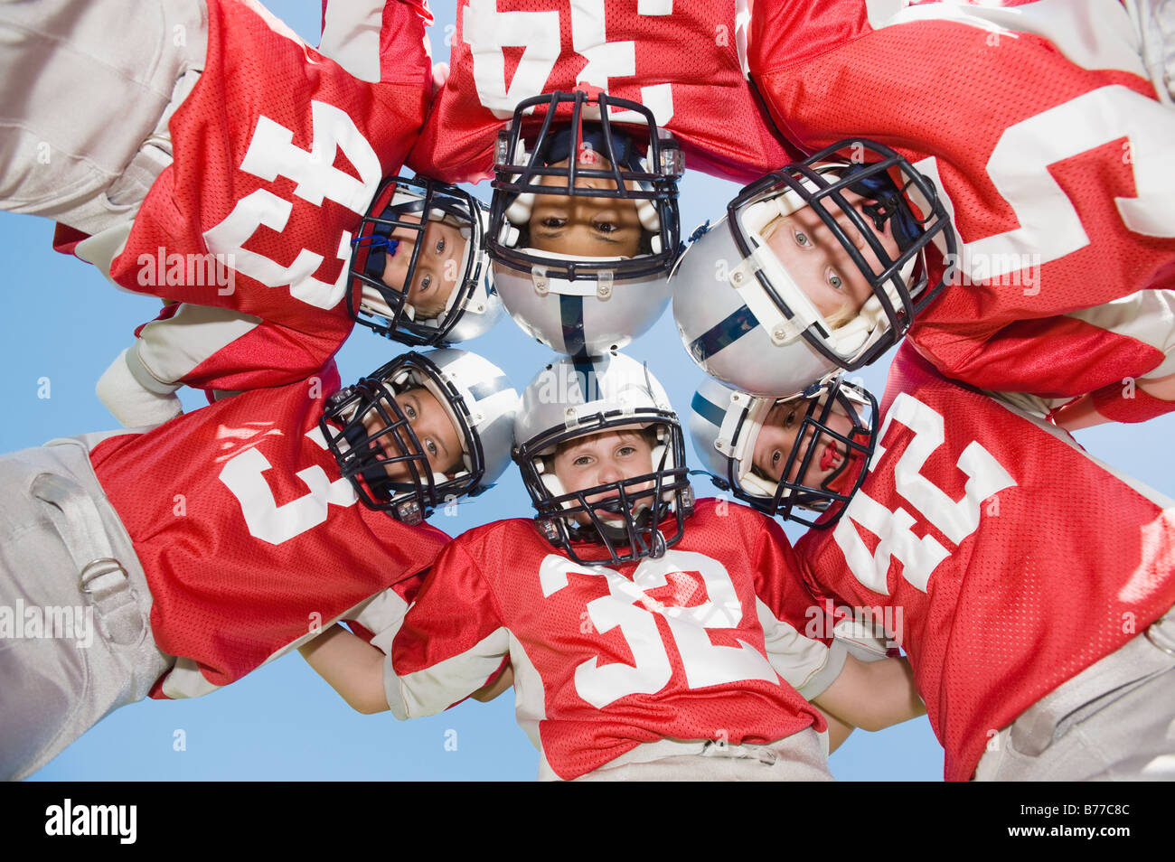 Picture Of Football Players In A Huddle at Ella Reibey blog
