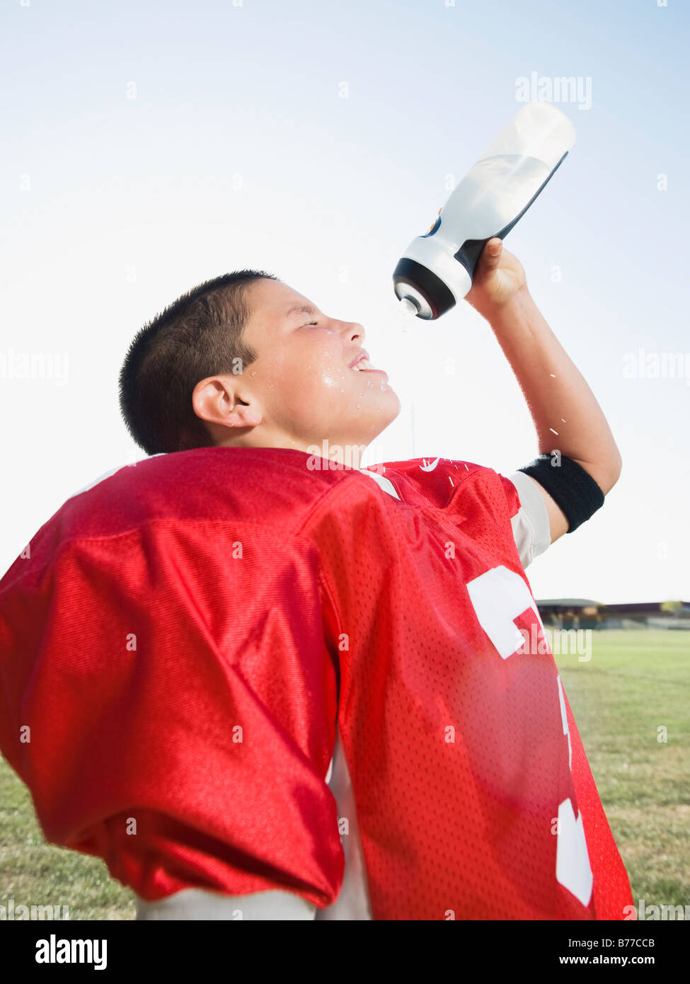 American football player side profile hi-res stock photography and ...