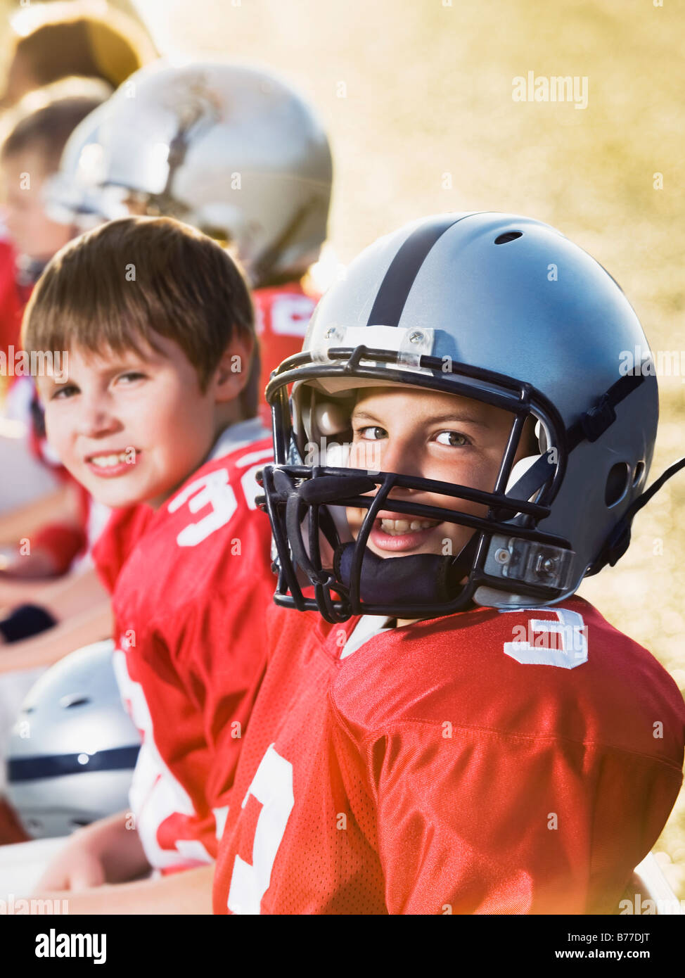 Football players sitting on bench hi-res stock photography and images ... Football players sitting on bench hi-res stock photography and images ...