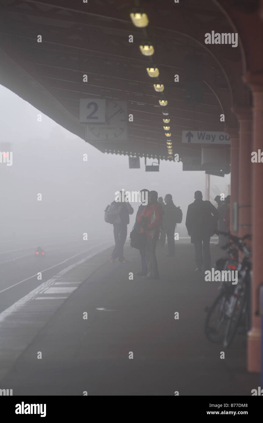 Dense fog england hi-res stock photography and images - Alamy