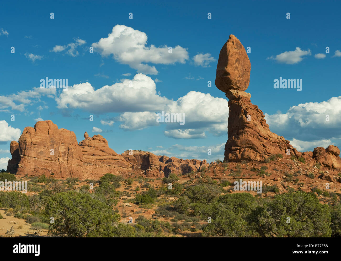 Arches balanced rock hi-res stock photography and images - Alamy