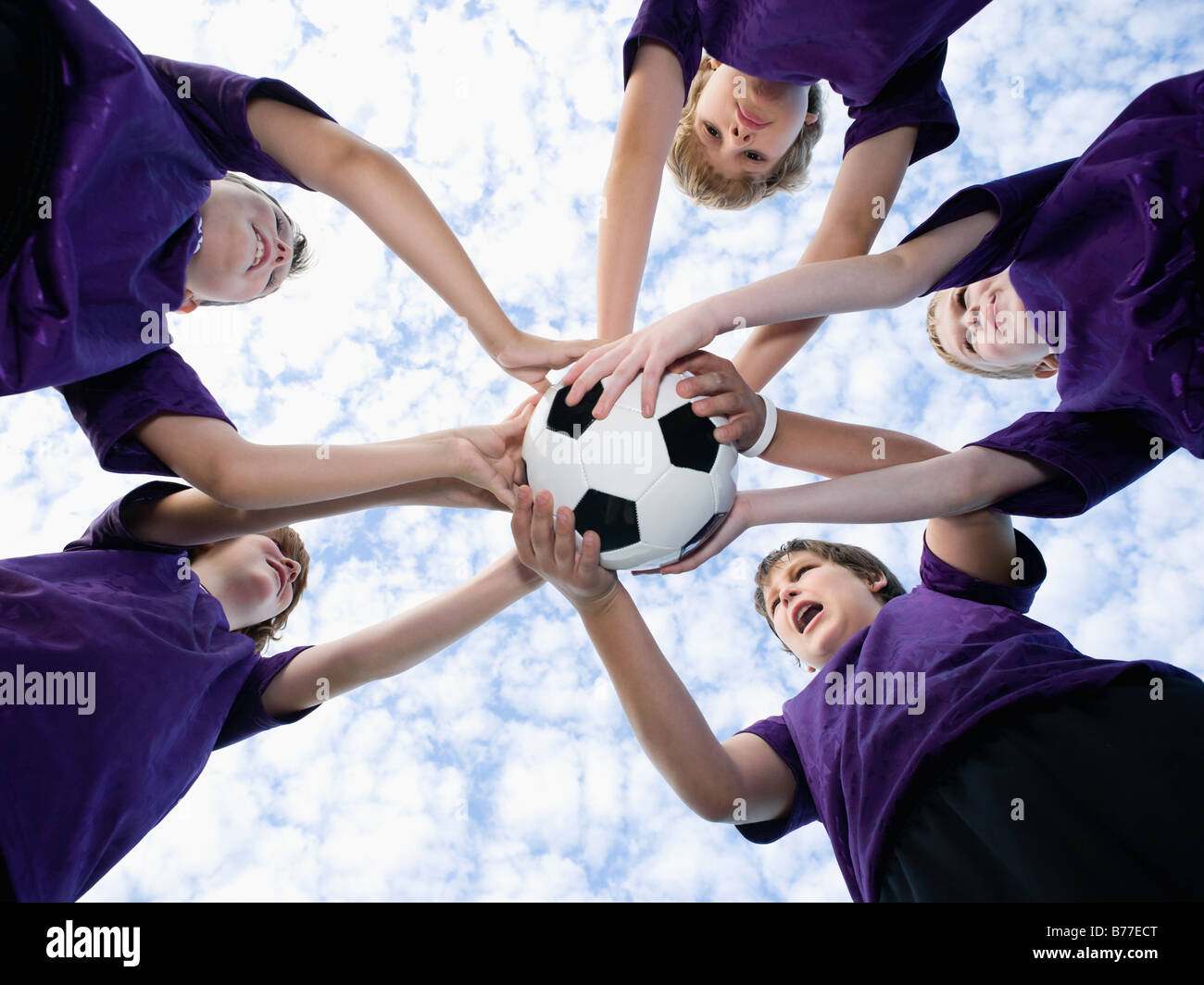 Huddle soccer hi-res stock photography and images - Alamy
