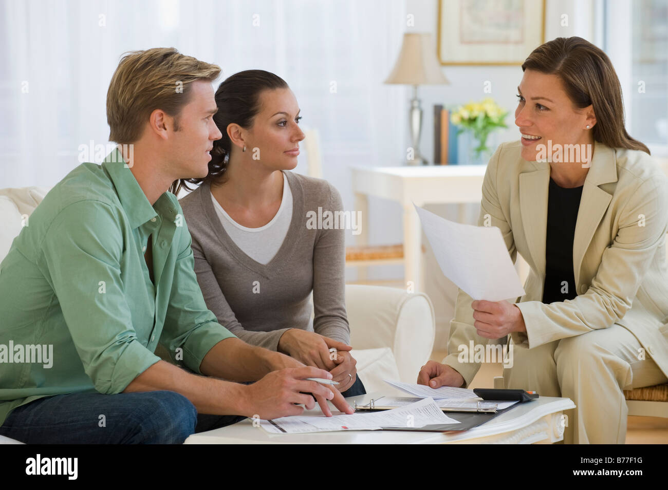 Couple business meeting hi-res stock photography and images - Alamy