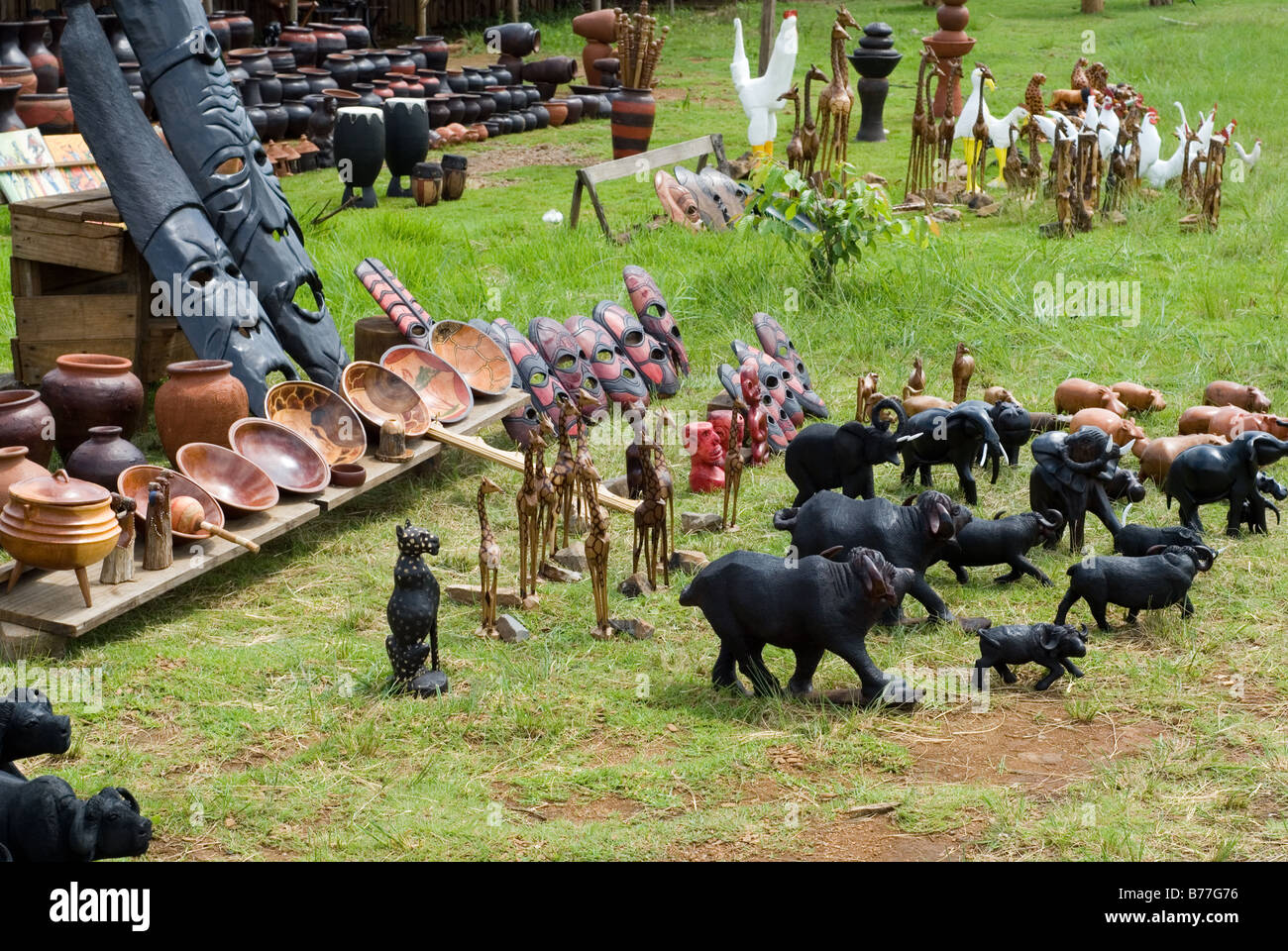 African curios hi-res stock photography and images - Alamy