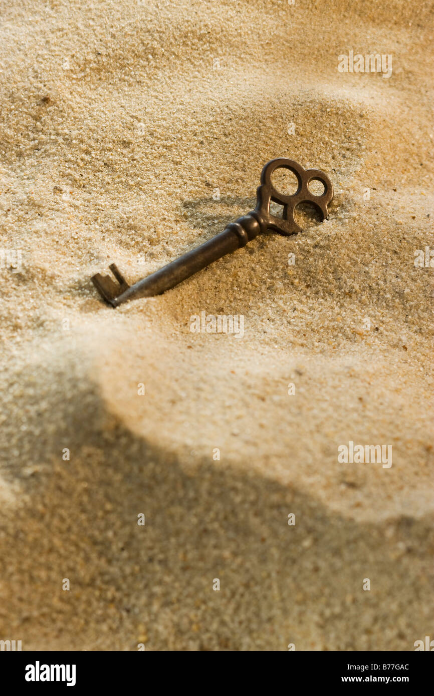 Close up of old-fashioned key sand Stock Photo - Alamy