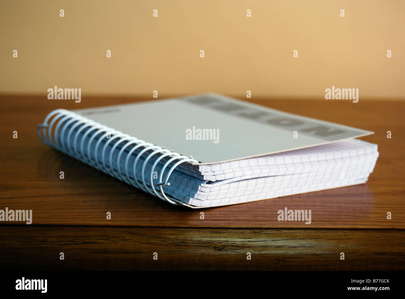 Schreibtisch aus holz hi-res stock photography and images - Alamy