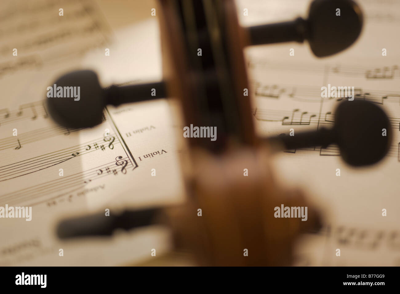 Violin violin bow on sheet hi-res stock photography and images - Alamy