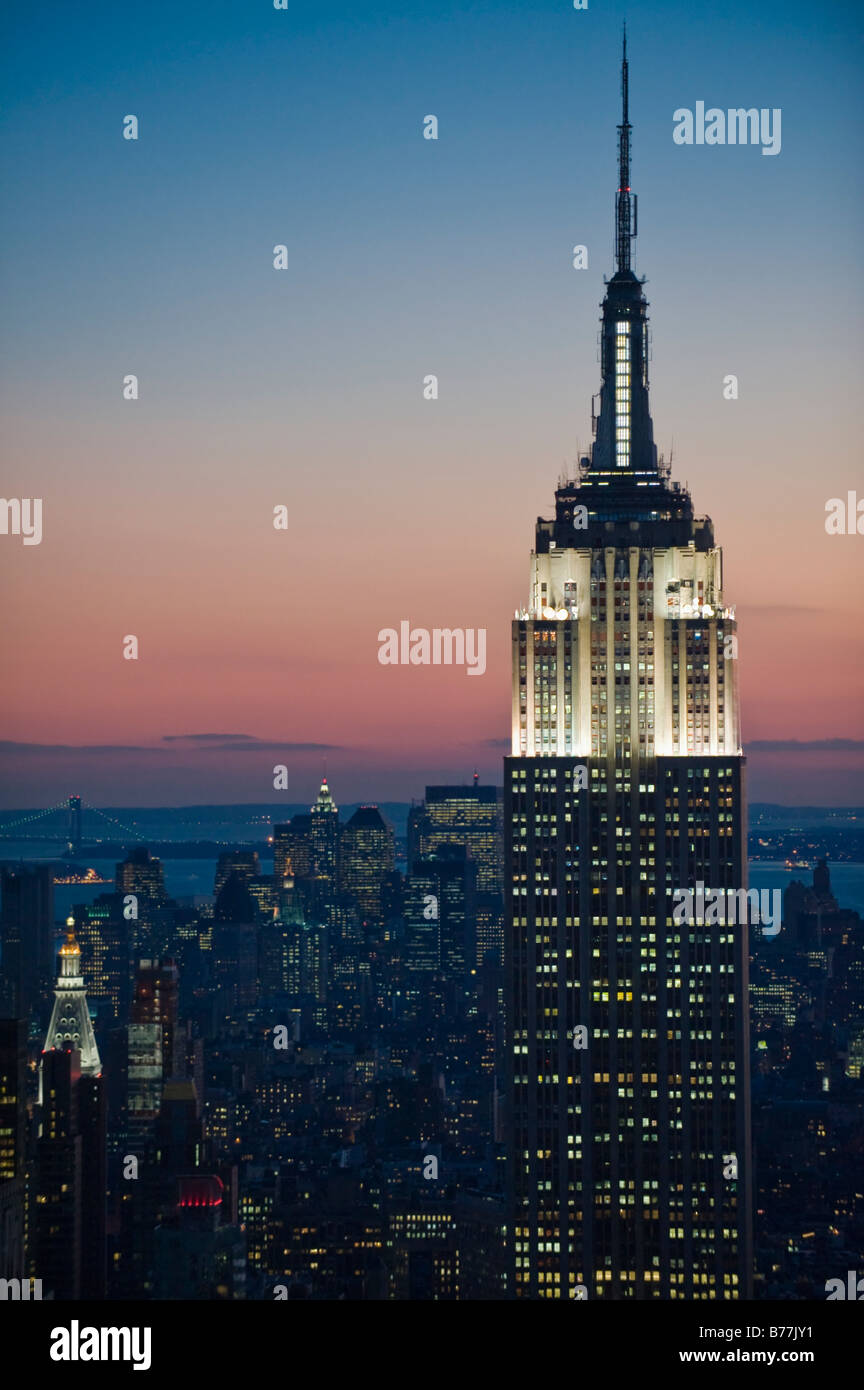 Sunset view of Empire State Building Stock Photo - Alamy