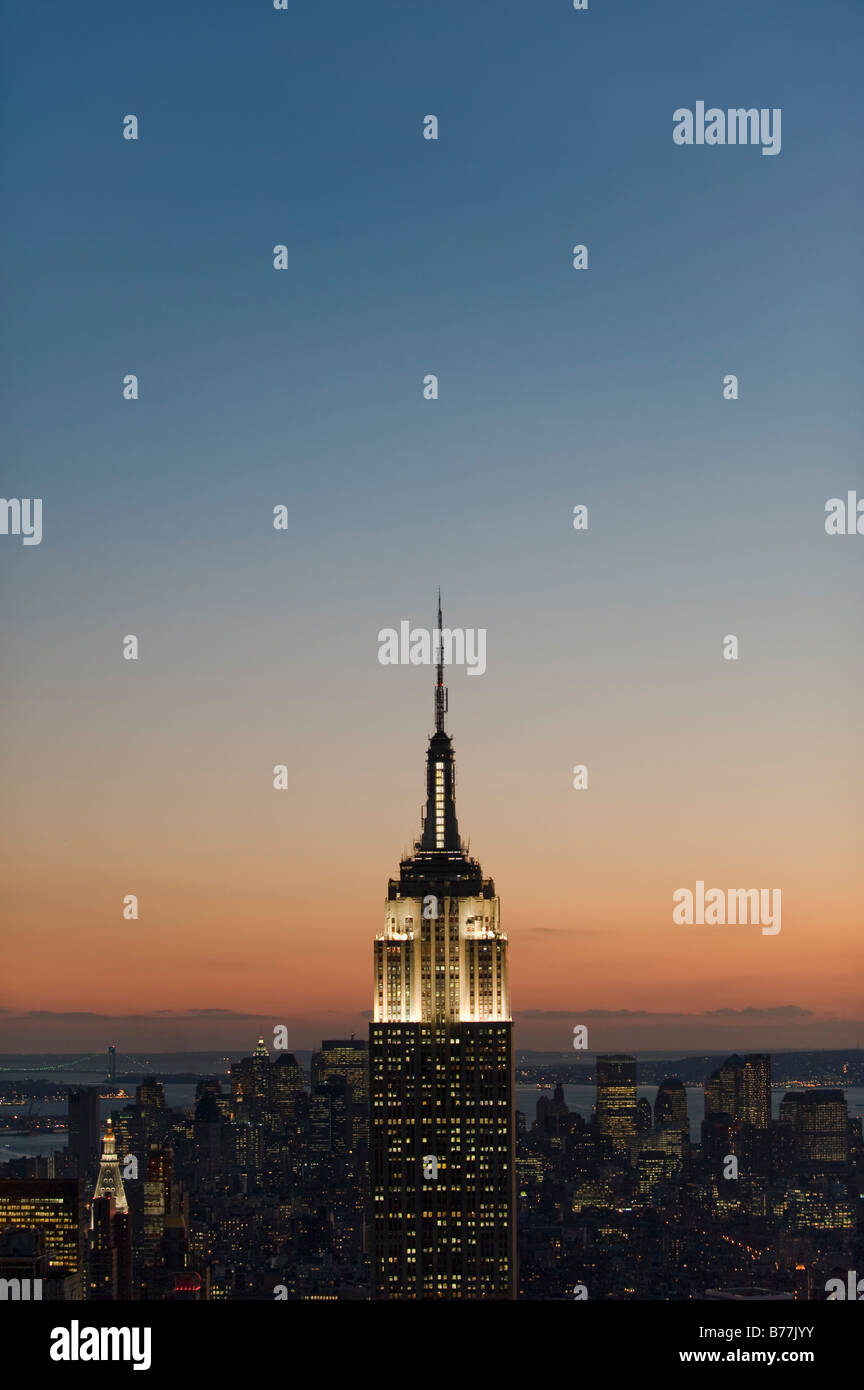 Sunset view of Empire State Building Stock Photo - Alamy
