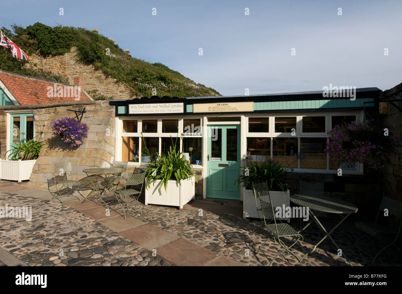Sandsend whitby hi-res stock photography and images - Alamy