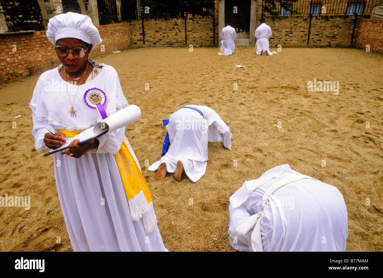 Nun kneeling in prayer High Resolution Stock Photography and Images - Alamy
