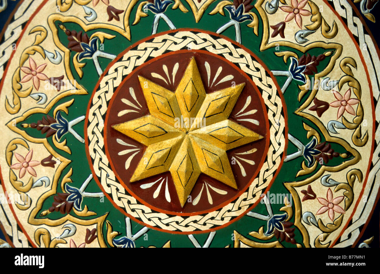 Decorative islamic ceiling syria hi-res stock photography and images ...