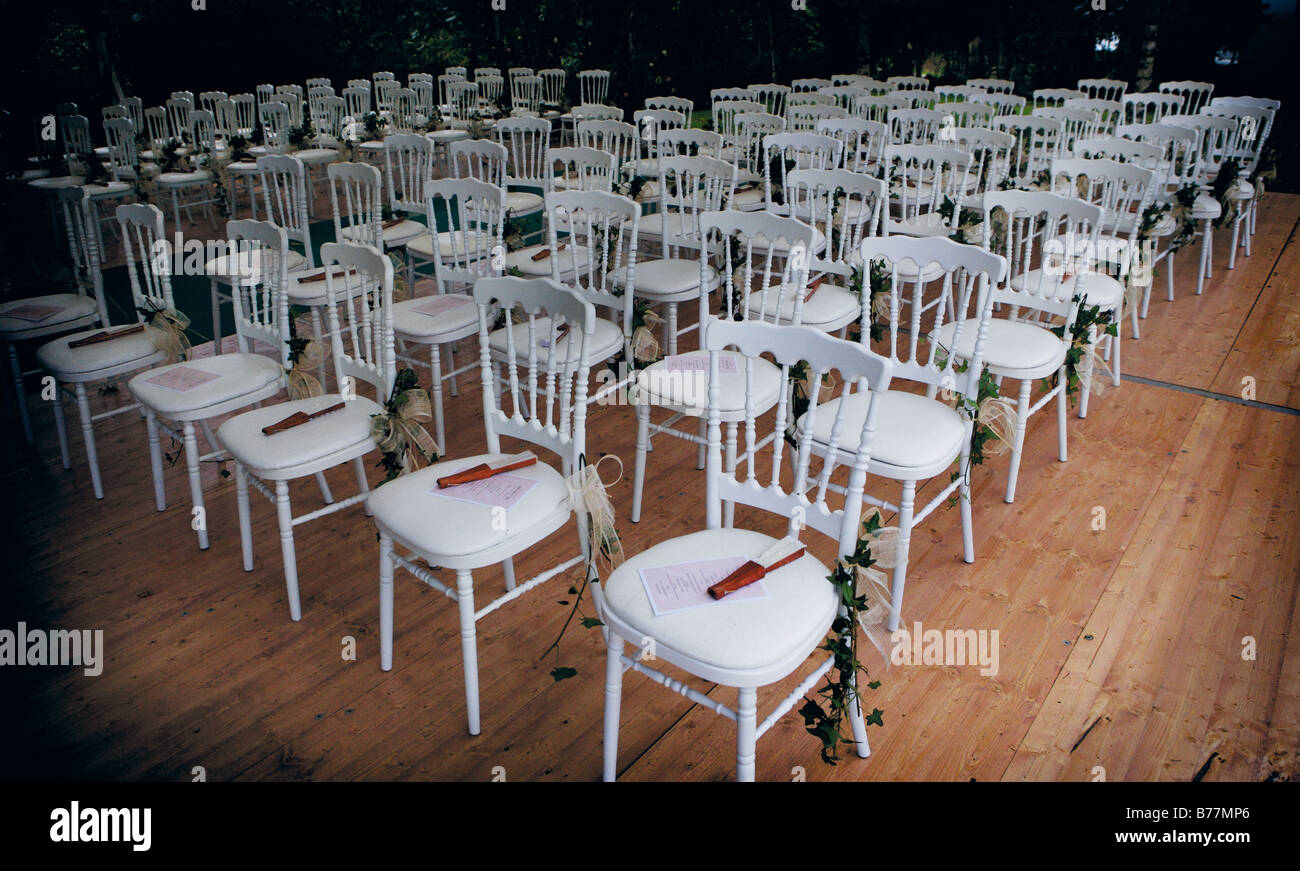 Seating at outdoor wedding Stock Photo - Alamy
