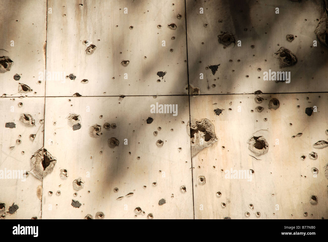 Bullet hole signs hi-res stock photography and images - Alamy