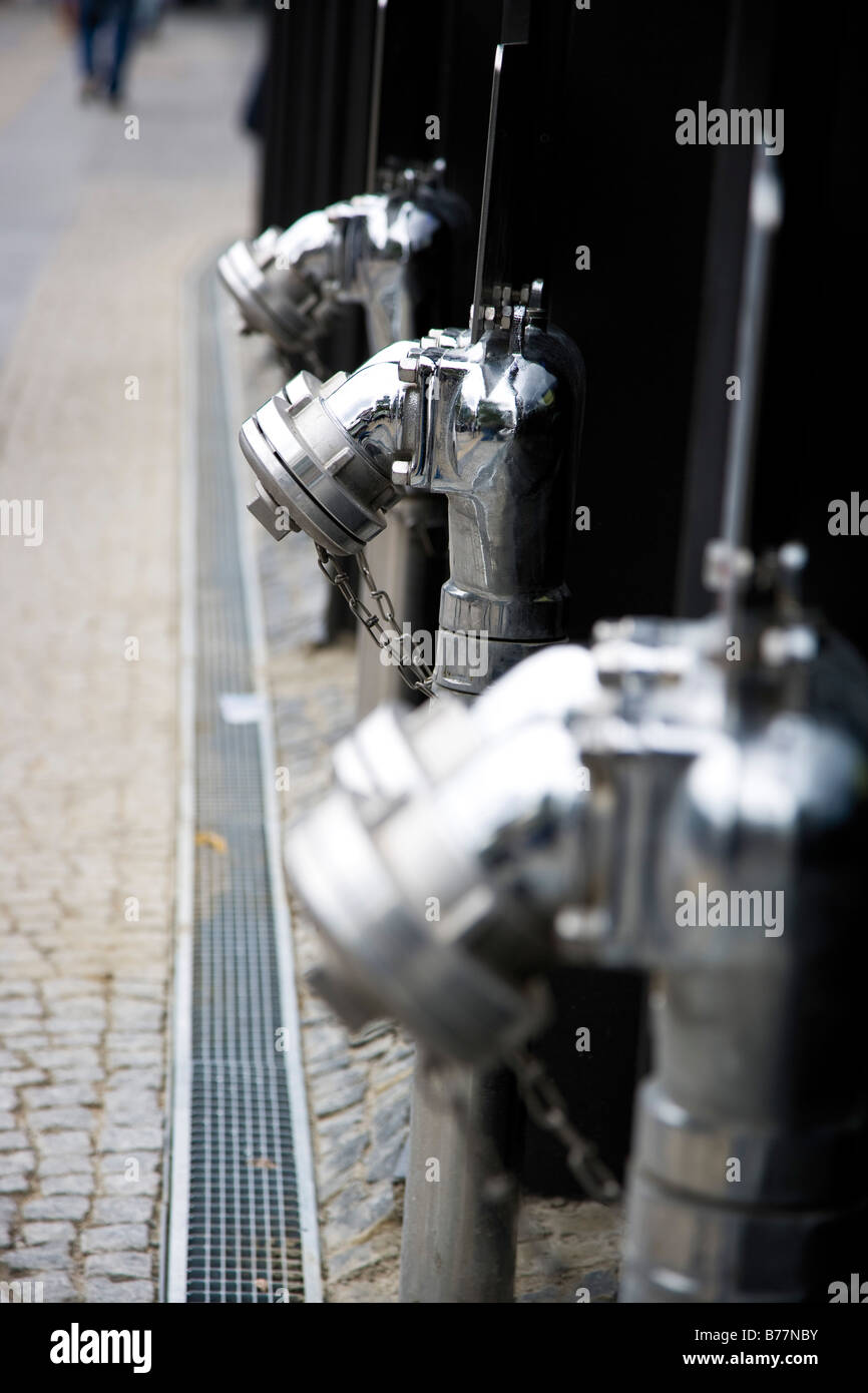 Outdoor water hydrants hi-res stock photography and images - Alamy
