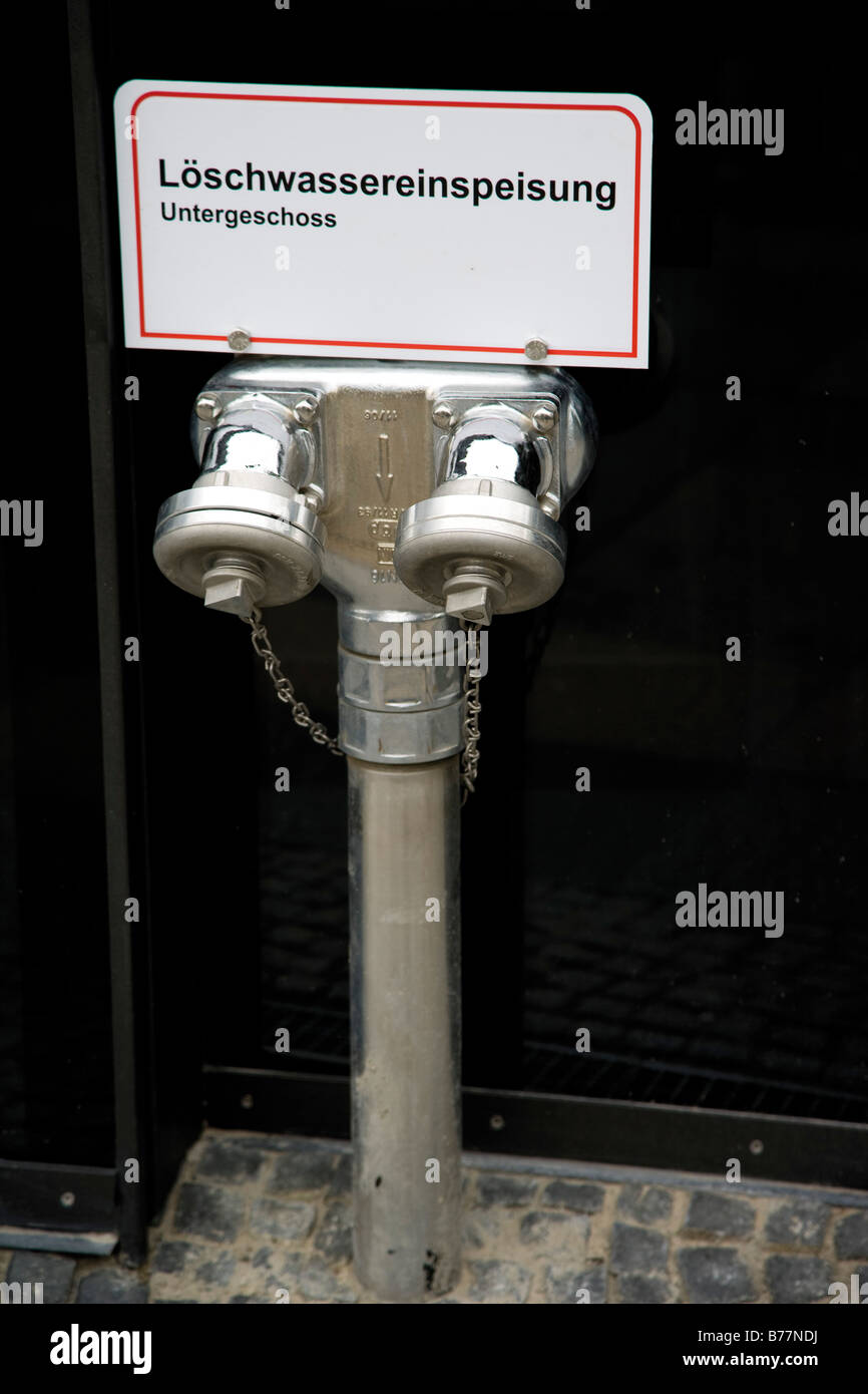 Hydrant signs hi-res stock photography and images - Alamy