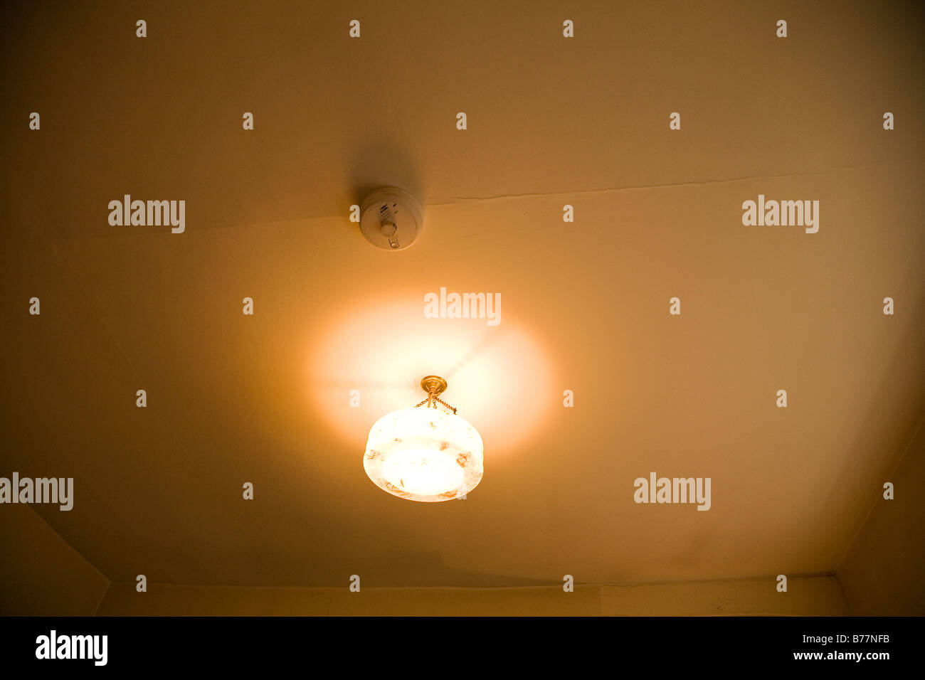 Smoke detector on ceiling hi-res stock photography and images - Alamy