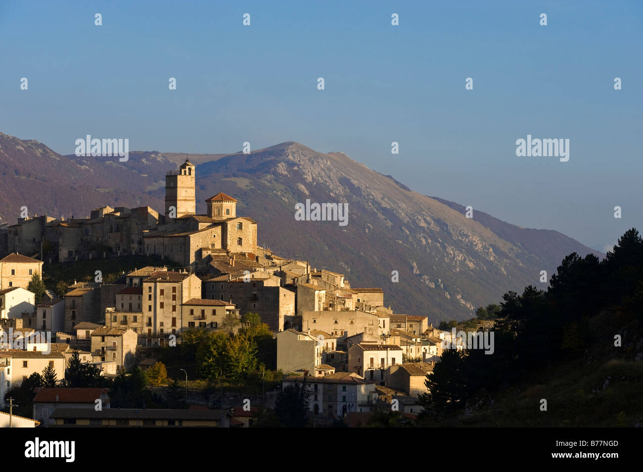 Castelmonte abruzzo italy europe hi-res stock photography and images ...