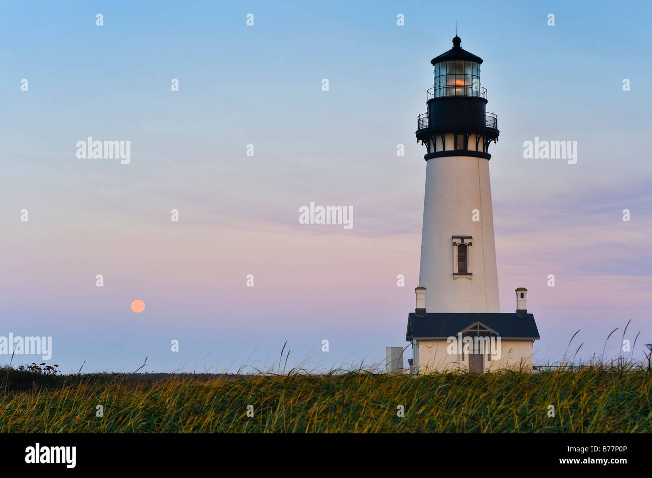 Yaquina Head Lighthouse, tallest lighthouse in Oregon, 28.5 metres ...